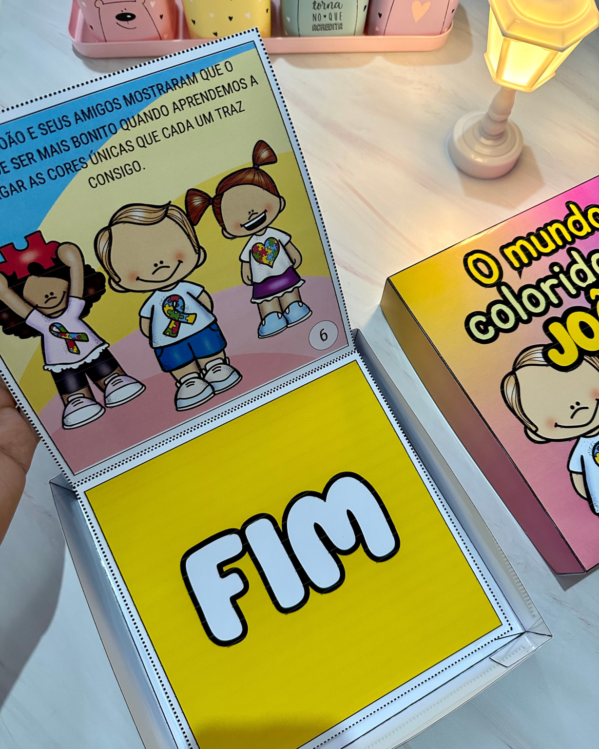 O mundo colorido de João – Alfabetizando Baixinhos